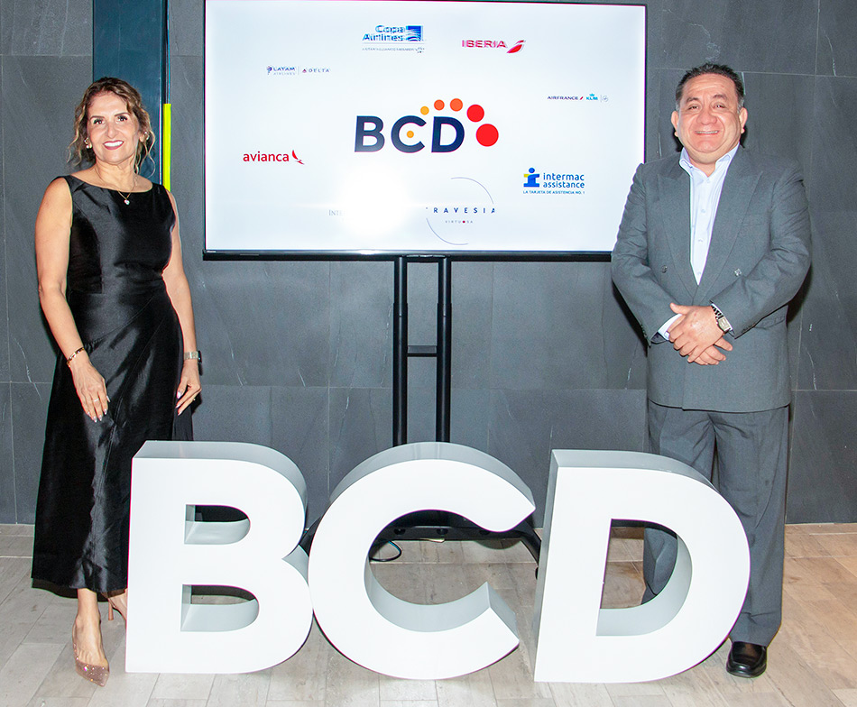 CÓCTEL DE FIN DE AÑO DE BCD - T News
